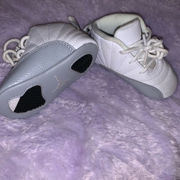 Jordan | Shoes | Wolf Grey 2s | Poshmark